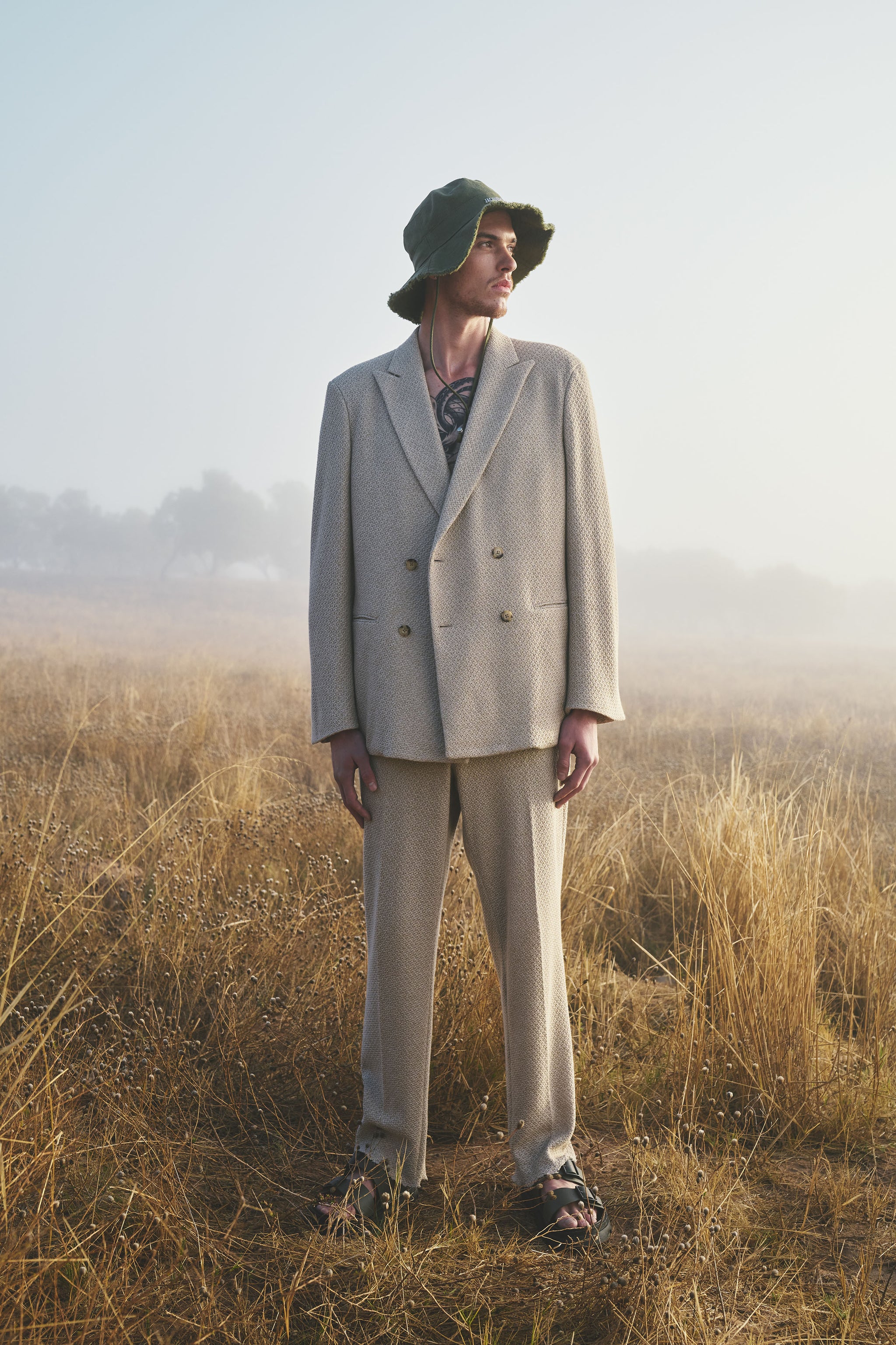 Lendrick Kamar Oversized: Beige gestricker Oversized Herrenanzug