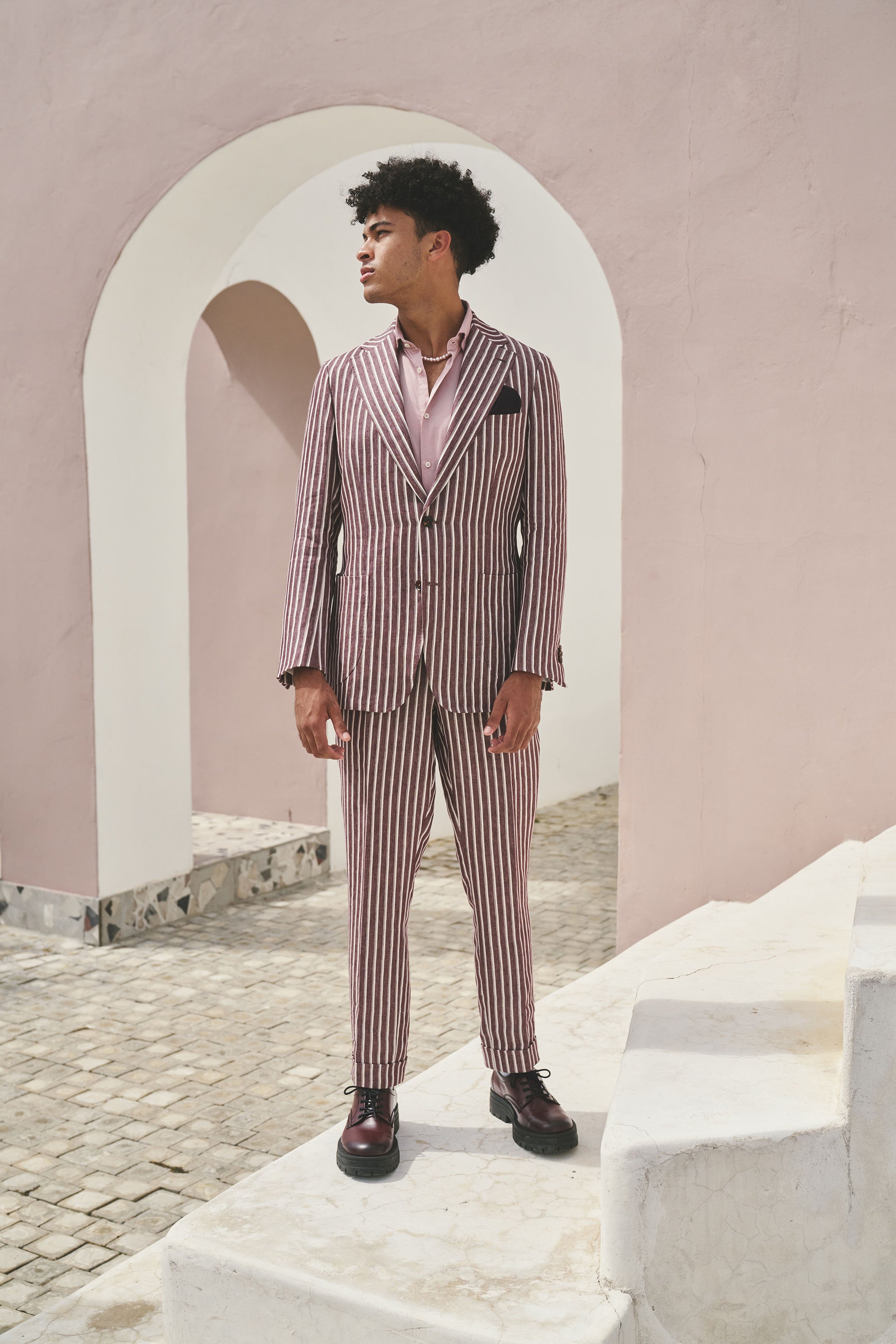 The Freaknd Classy: Rotweiss gestreifter Regular Fit Herrenanzug